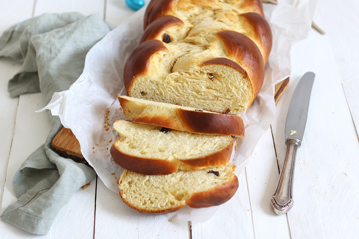 Klassischer Hefezopf | Bake to the roots | Bake to the roots