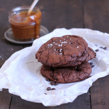 Nutella & Salted Caramel Stuffed Double Chocolate Chip Cookies | Bake to the roots