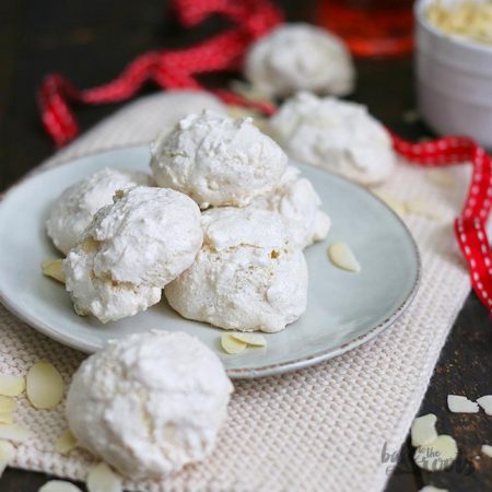 Almond Macaroons aka. Almond Clouds | Bake to the roots