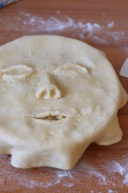 Halloween Apple Pie "Face/Off" | Bake to the roots