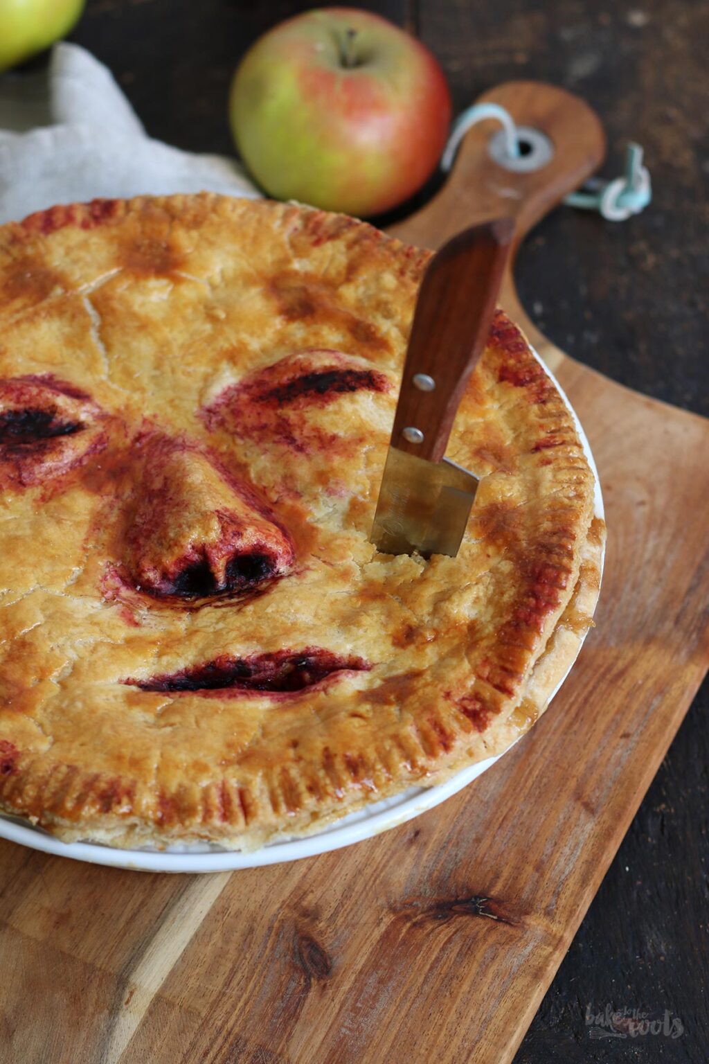 Halloween Apple Pie »Face/Off« | Bake to the roots