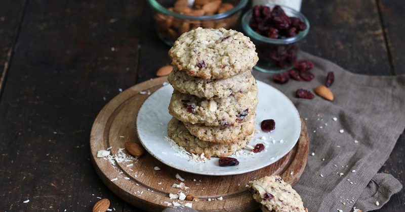 Cranberry Nut Oatmeal Cookies | Bake to the roots