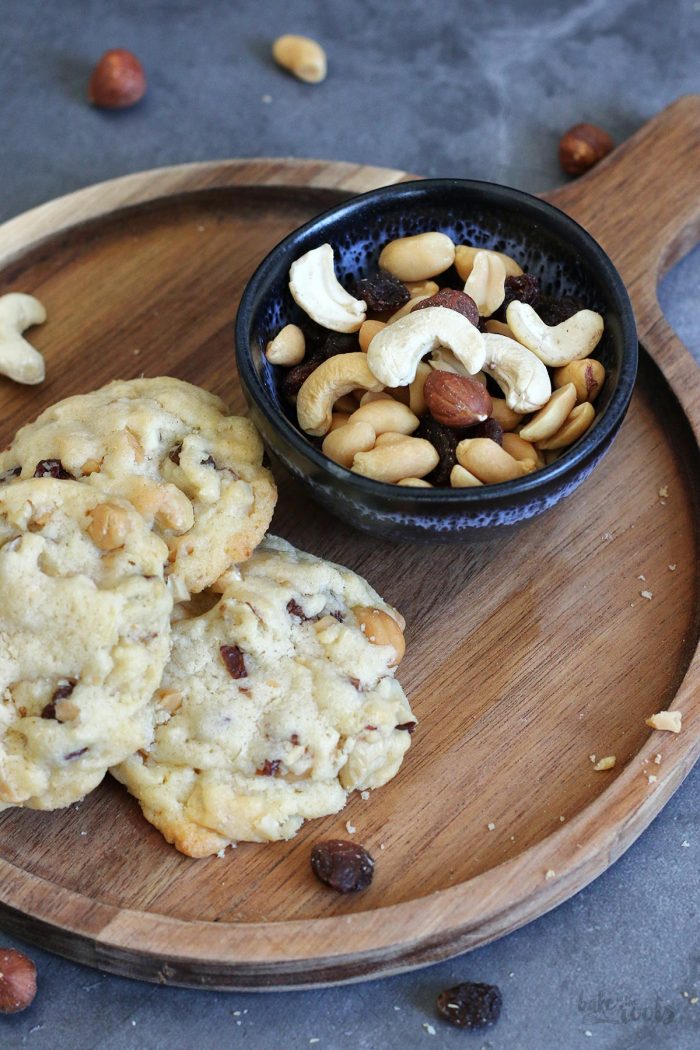 Cookies with Mixed Nuts & Raisins –Trail Mix Cookies aka ...