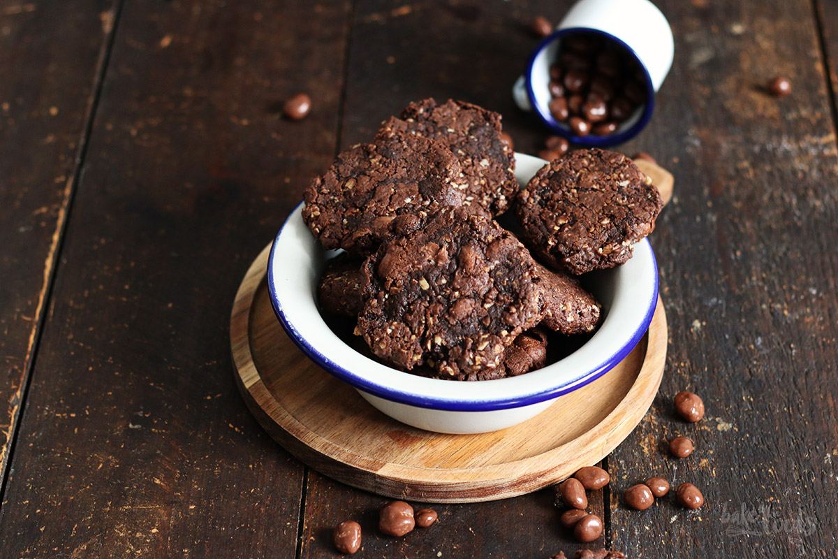 Chocolate Oatmeal Raisin “Smash” Cookies | Bake to the roots | Bake to ...