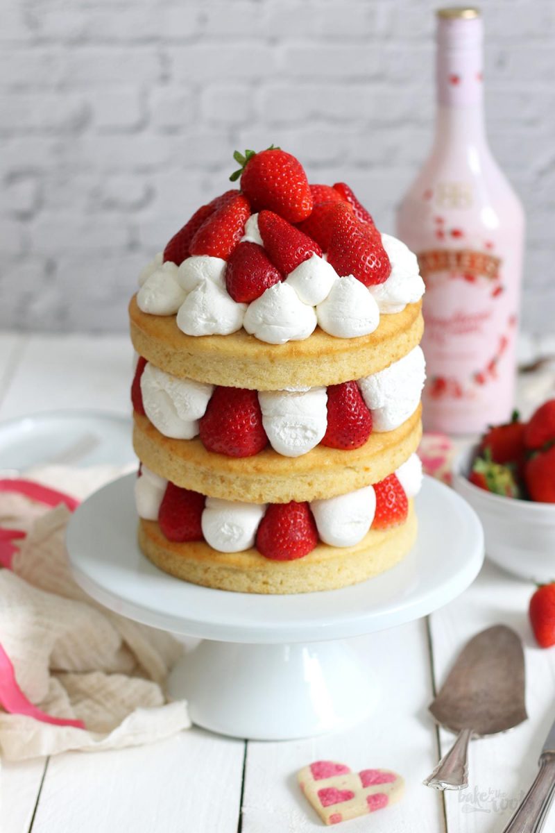 Japanese Strawberry Shortcake Cake | Bake to the roots
