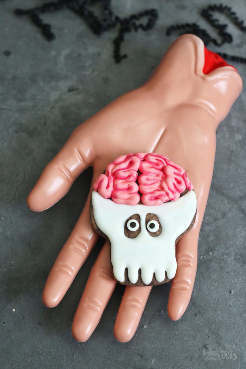 Halloween “Brainy” Skull Sugar Cookies | Bake to the roots