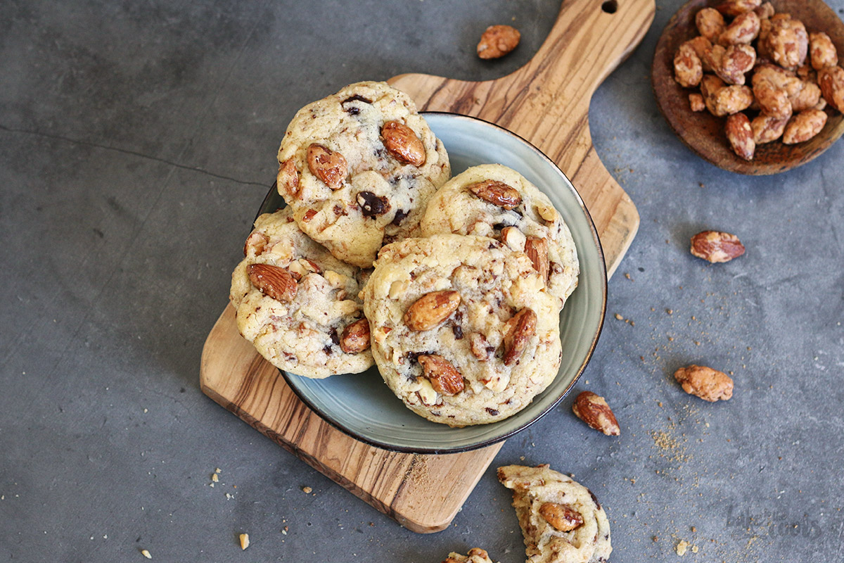 Gebrannte Mandeln Chocolate Chip Cookies | Bake to the roots | Bake to ...