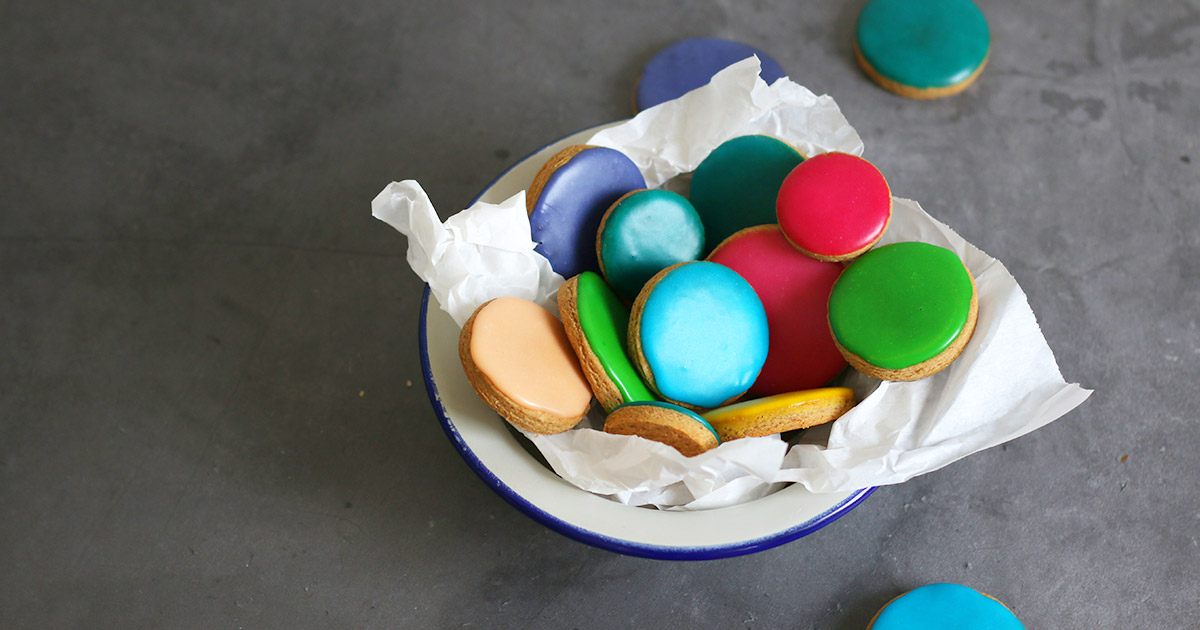 Polka Dot Gingerbread Cookies | Bake to the roots