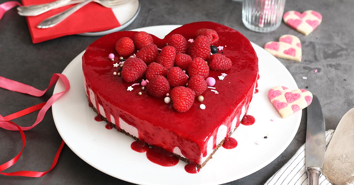 No-Bake Raspberry Cheesecake Heart | Bake to the roots
