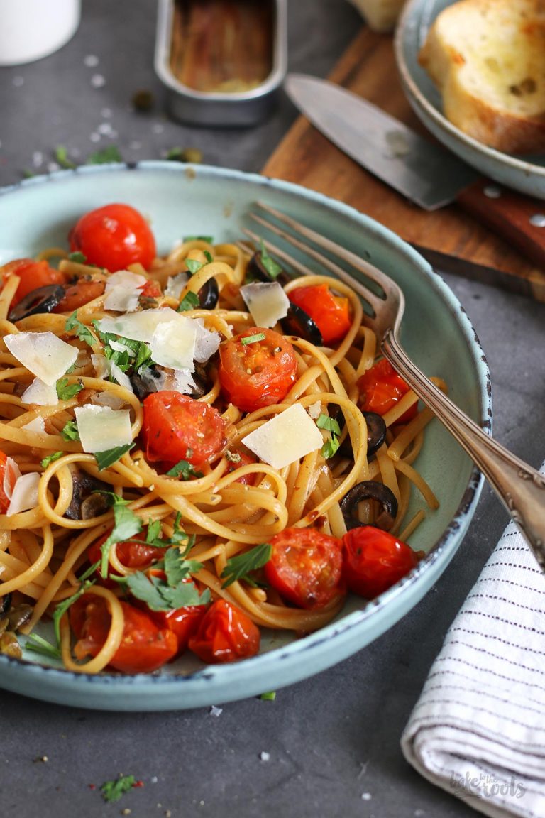 Easy Bavette Pasta alla Puttanesca | Bake to the roots