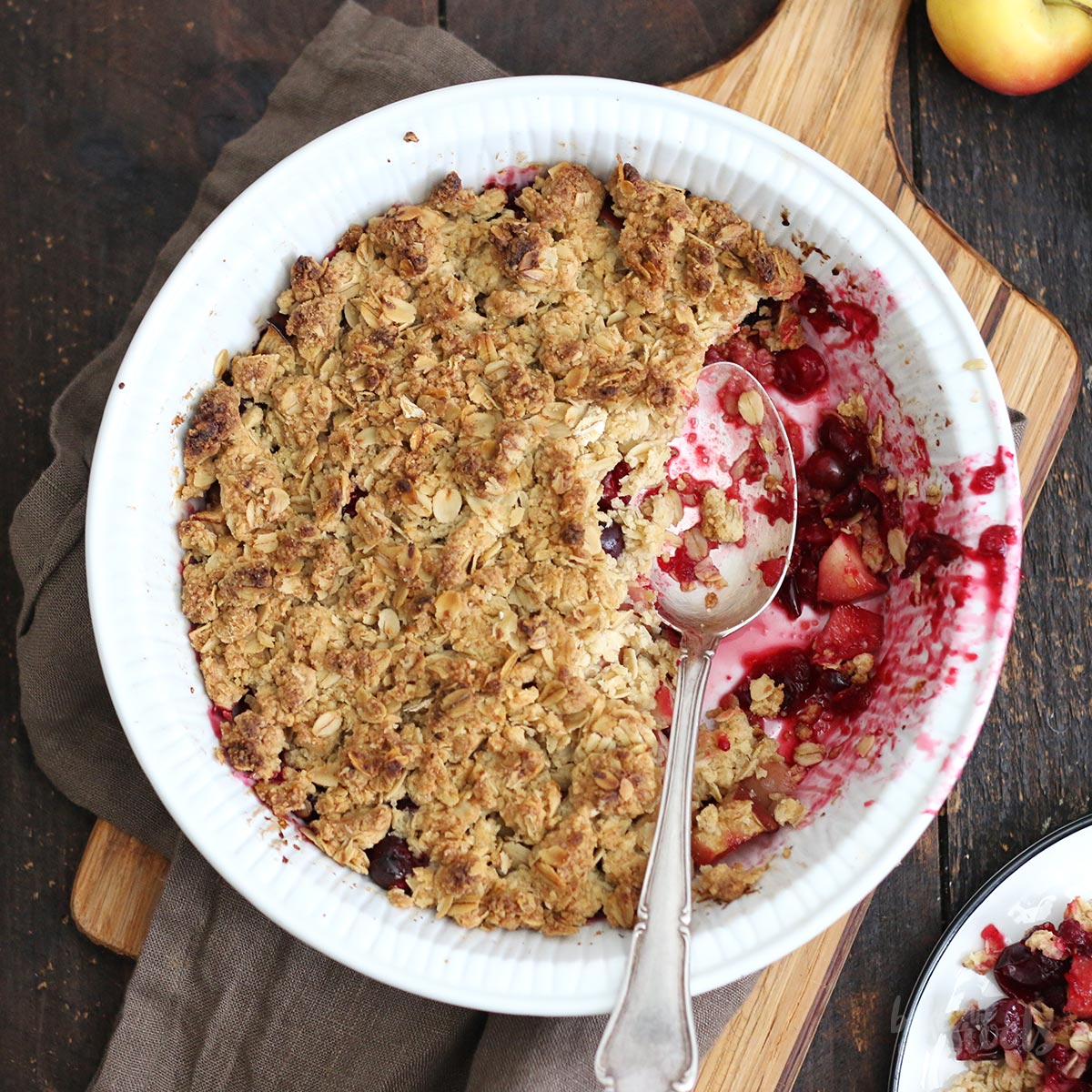 Cranberry Apfel Crumble | Bake to the roots