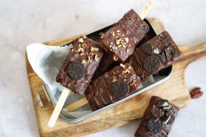 Brownies on Sticks (with Oreos) | Bake to the roots