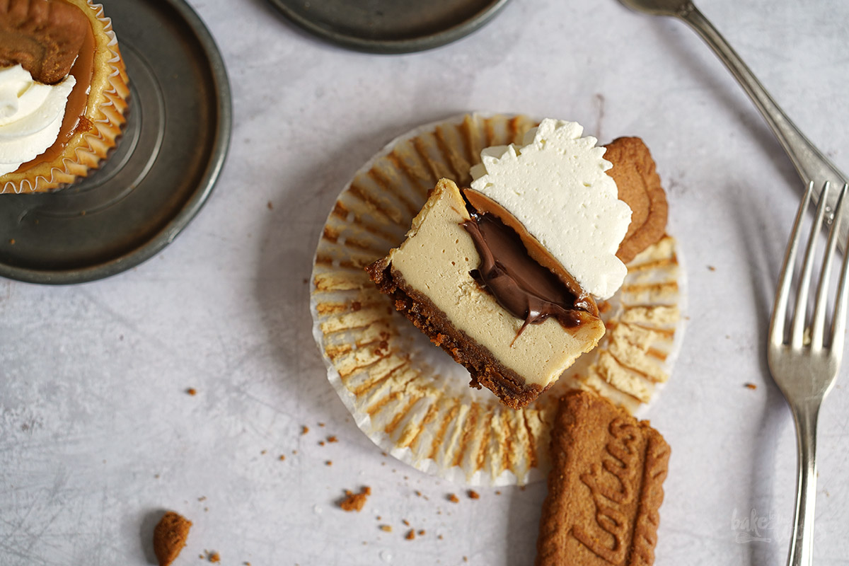 Mini Biscoff Cheesecakes | Bake to the roots | Bake to the roots