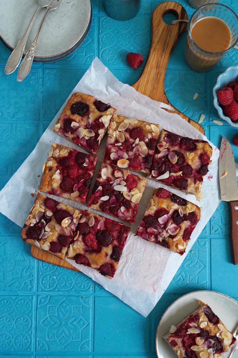Vegan Banana & Raspberry Cake | Bake to the roots