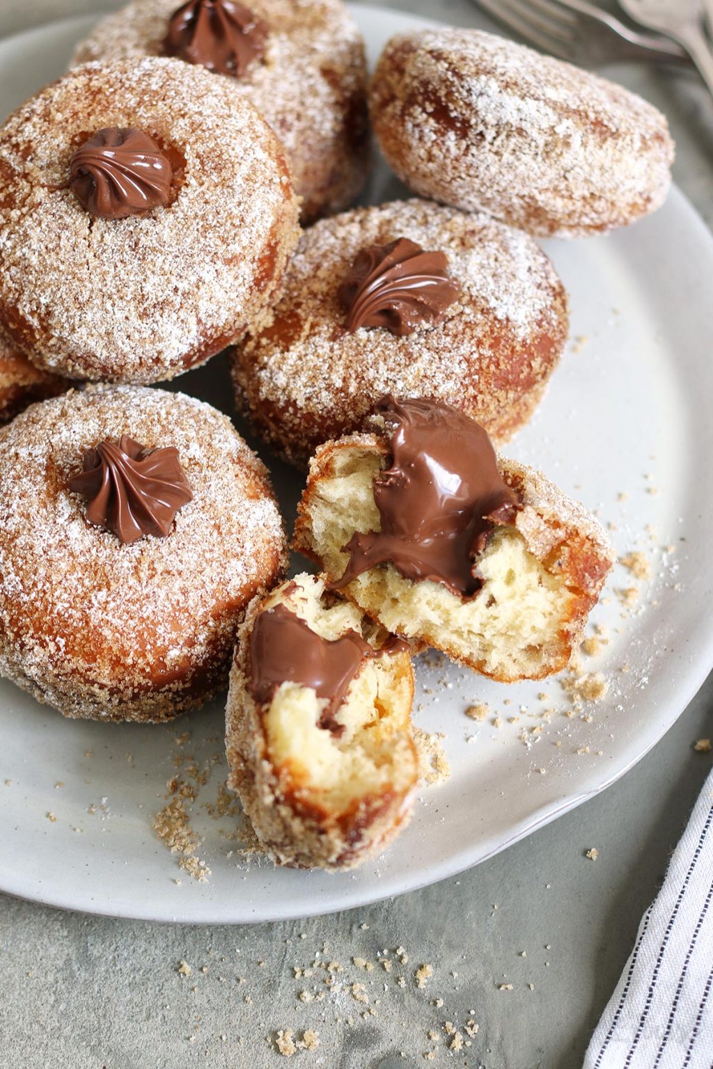 Donuts with Hazelnut Chocolate Filling (Bomboloni) | BTTR