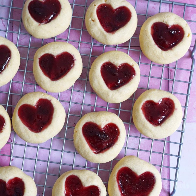 Easy Heart Thumbprint Cookies | Bake to the roots