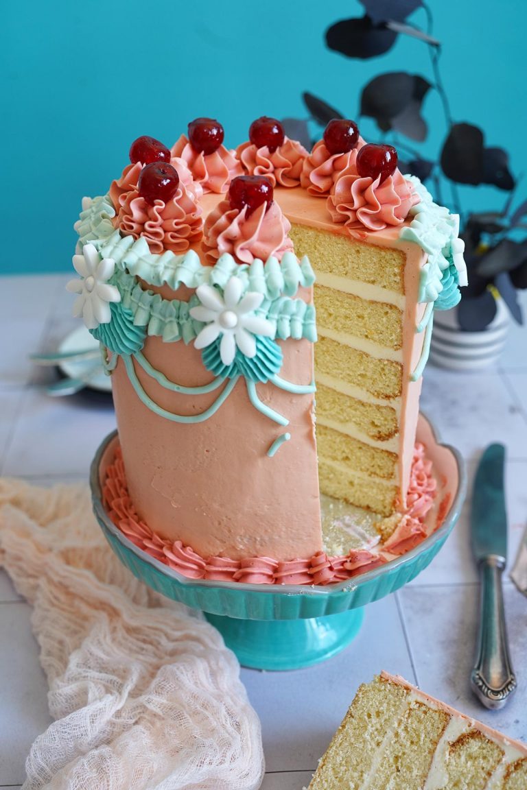 Retro Buttercream Layer Cake | Bake to the roots | Bake to the roots