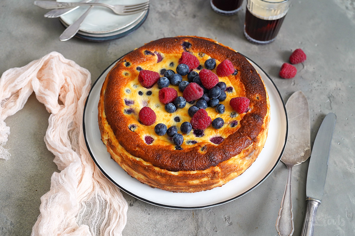 Blueberry & Raspberry Burnt Cheesecake | Bake to the roots | Bake to ...