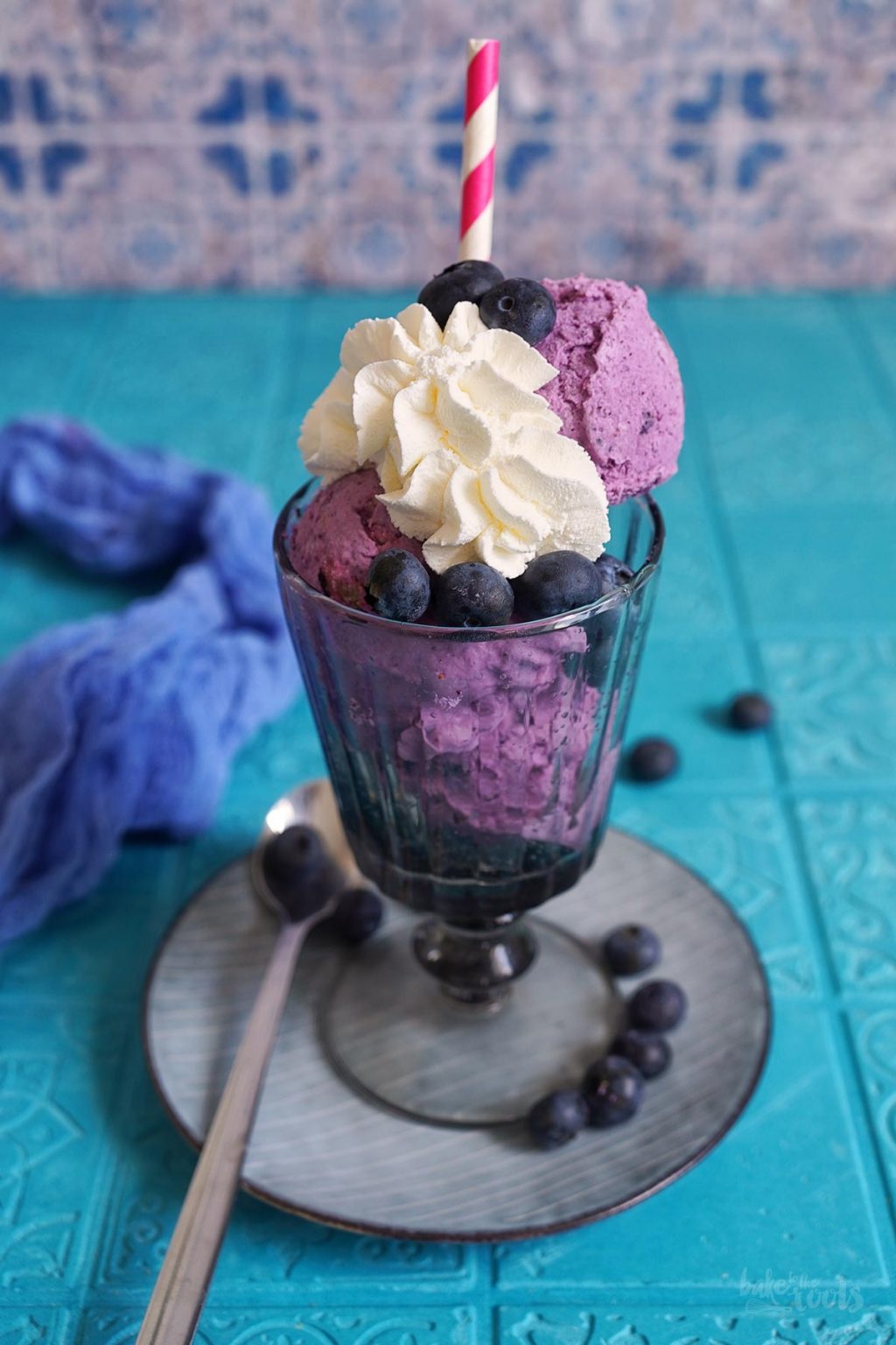Einfaches Blaubeeren Hüttenkäse Eis | Bake to the roots