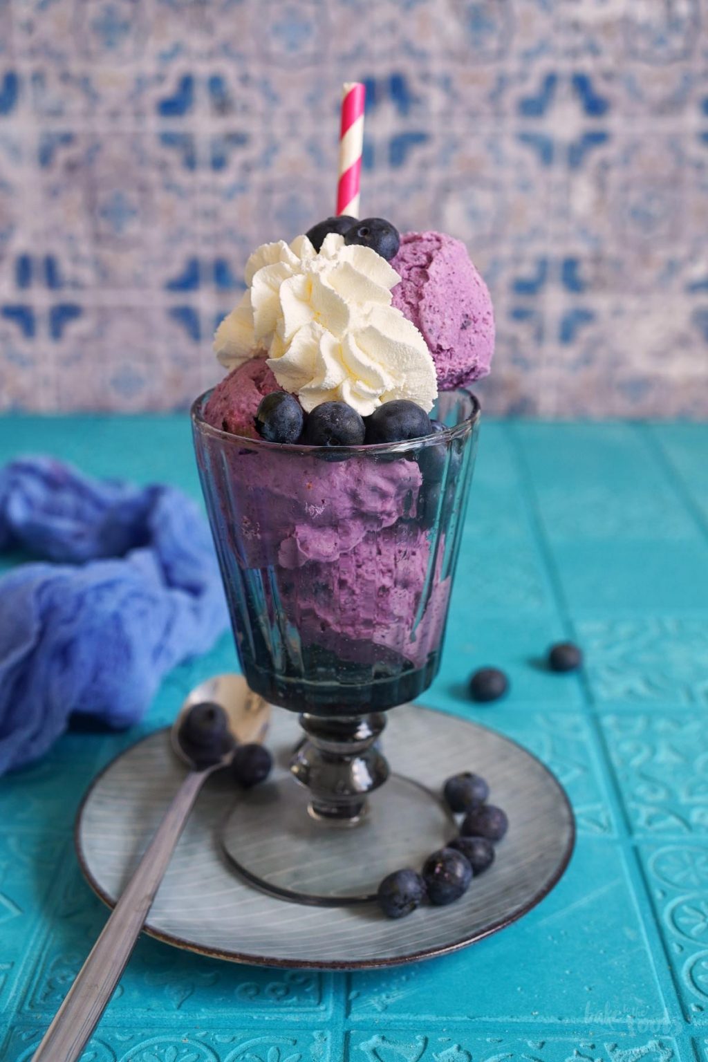Einfaches Blaubeeren Hüttenkäse Eis | Bake to the roots