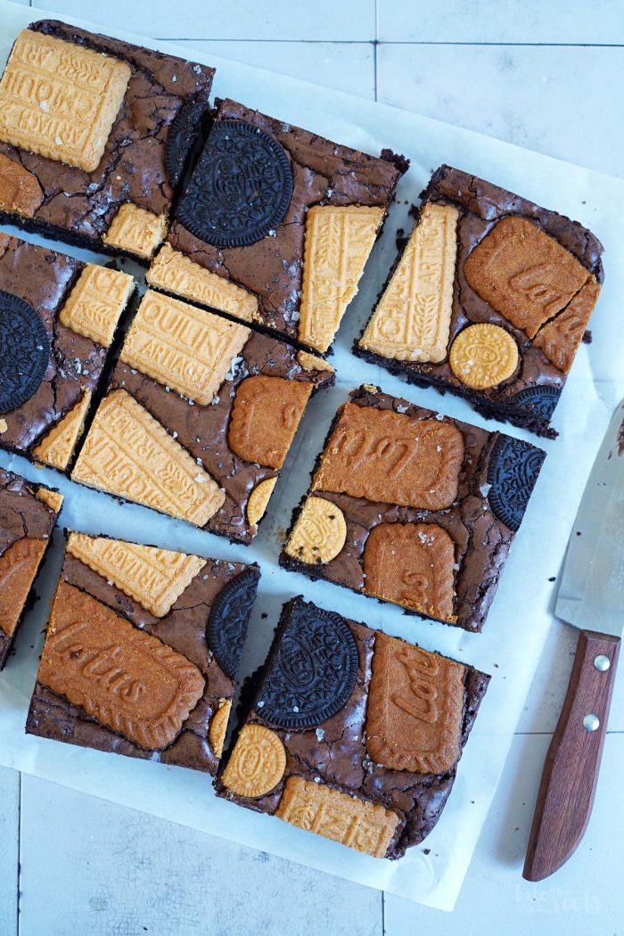 Fudgy Brownies mit Keksen | Bake to the roots