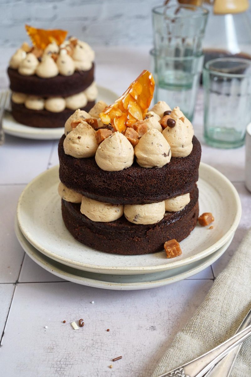 Mini Chocolate & Caramel Cakes | Bake to the roots