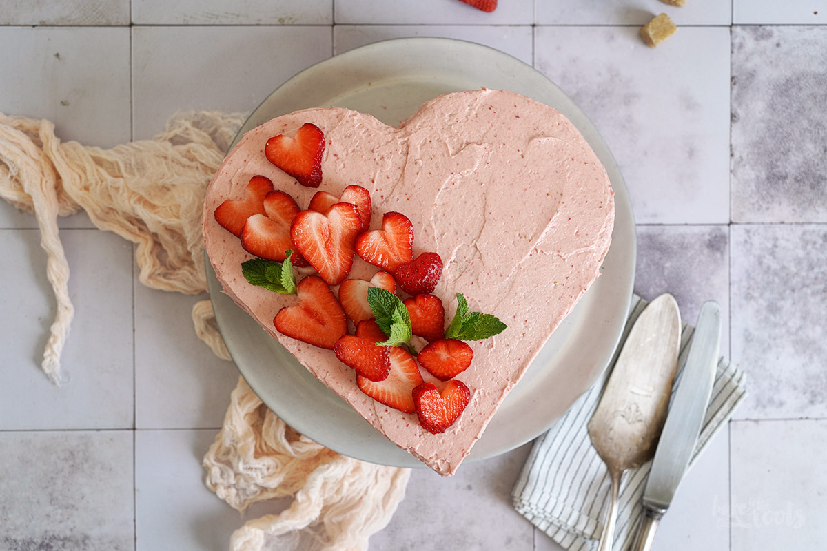 Strawberry Heart Cake | Bake to the roots | Bake to the roots