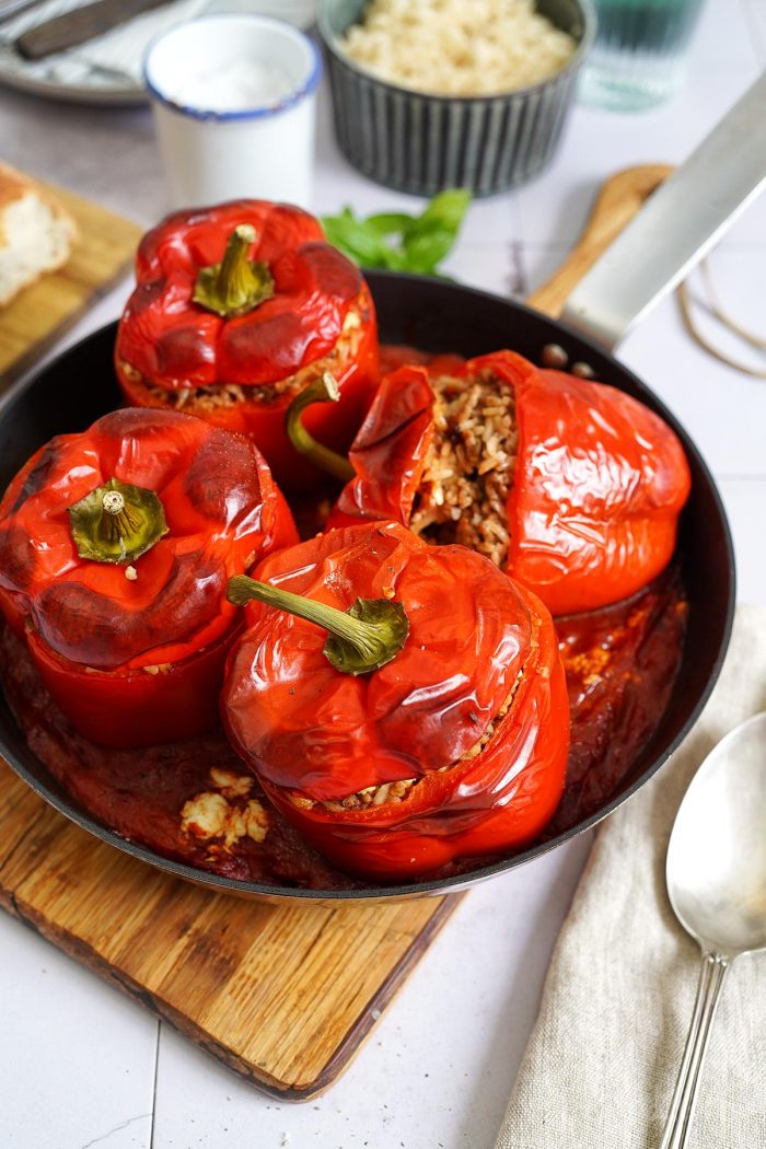 Gefüllte Paprika mit Hack & Reis | Bake to the roots