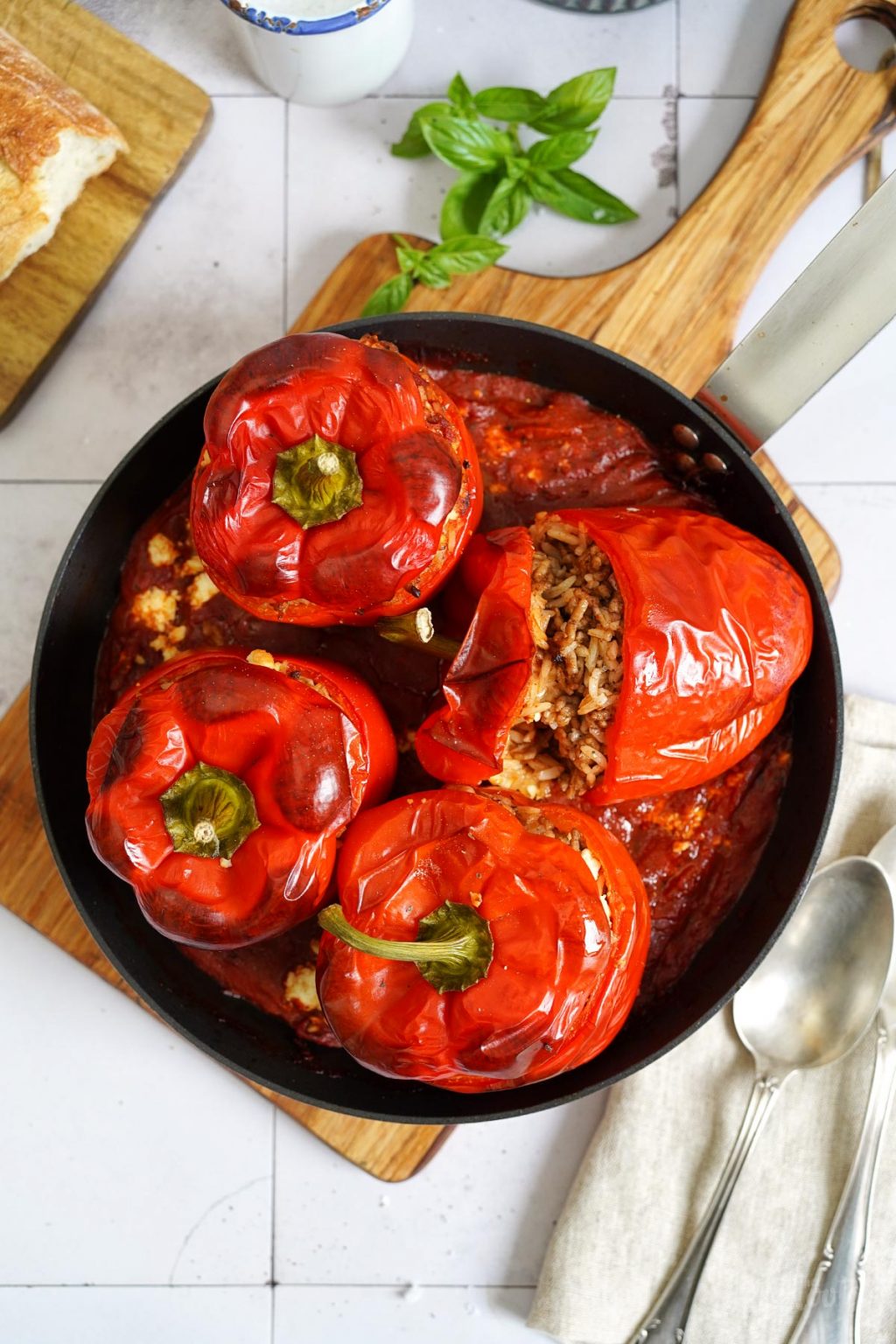 Gefüllte Paprika mit Hack & Reis | Bake to the roots