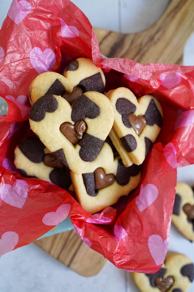 Herz Sandwich Cookies (für Valentinstag) | Bake to the roots