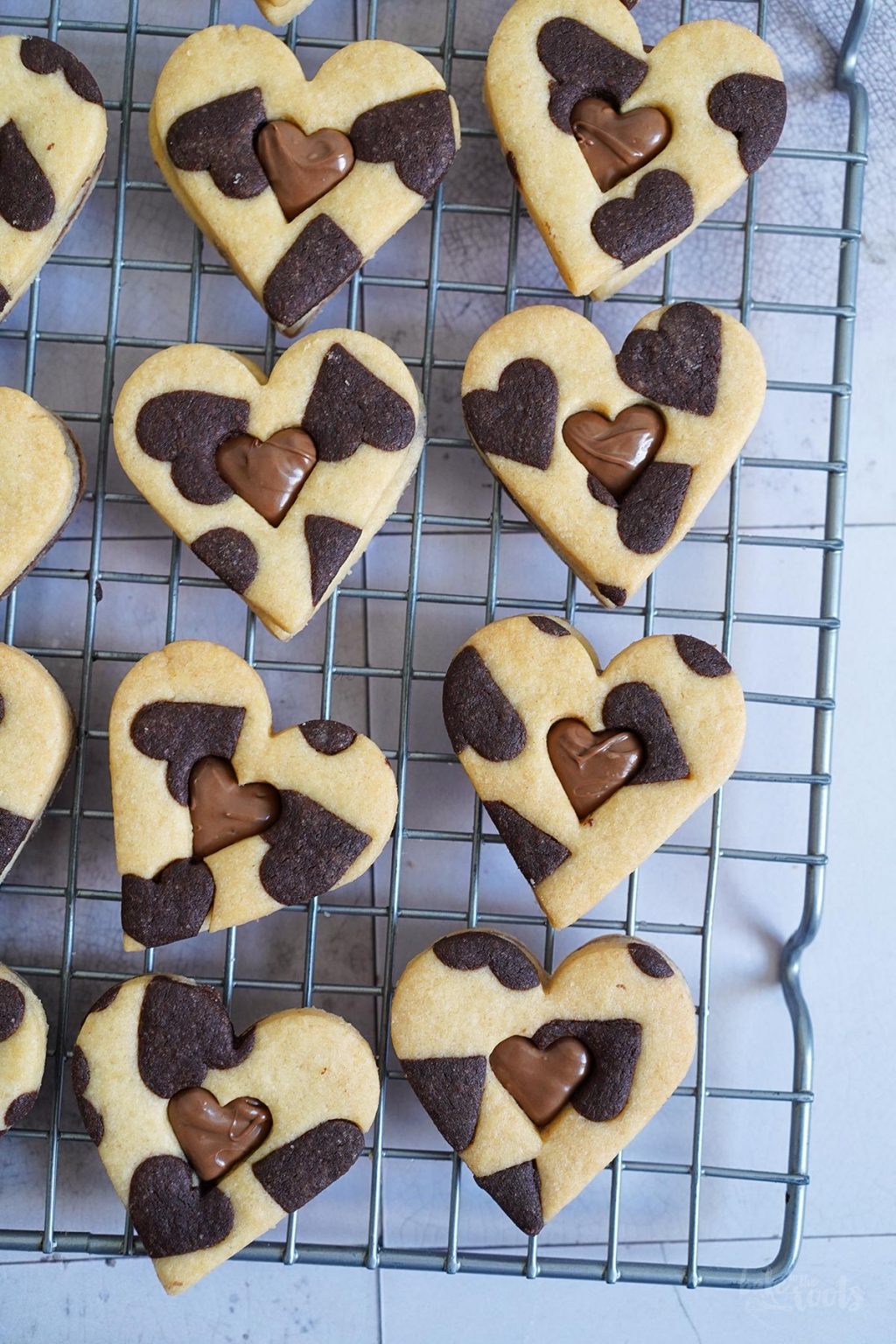 Herz Sandwich Cookies (für Valentinstag) | Bake to the roots