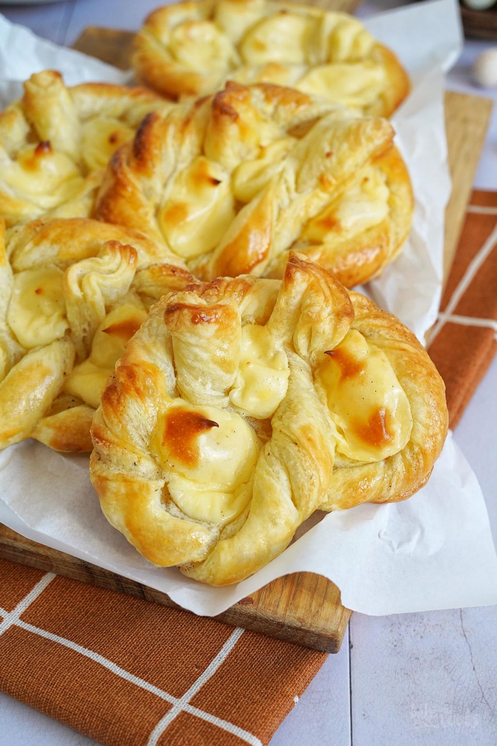 Einfache Puddingteilchen mit Blätterteig | Bake to the roots