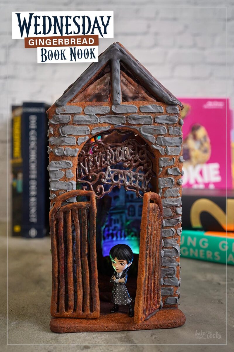 Wednesday Gingerbread Book Nook | Bake to the roots | Bake to the roots