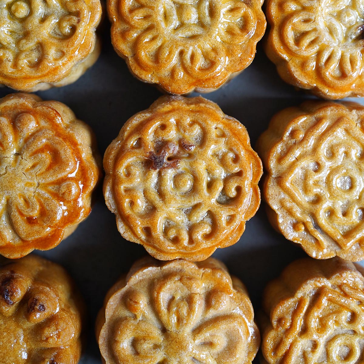 Mooncakes mit roter Bohnenpaste (Mondfest) | Bake to the roots | Bake ...