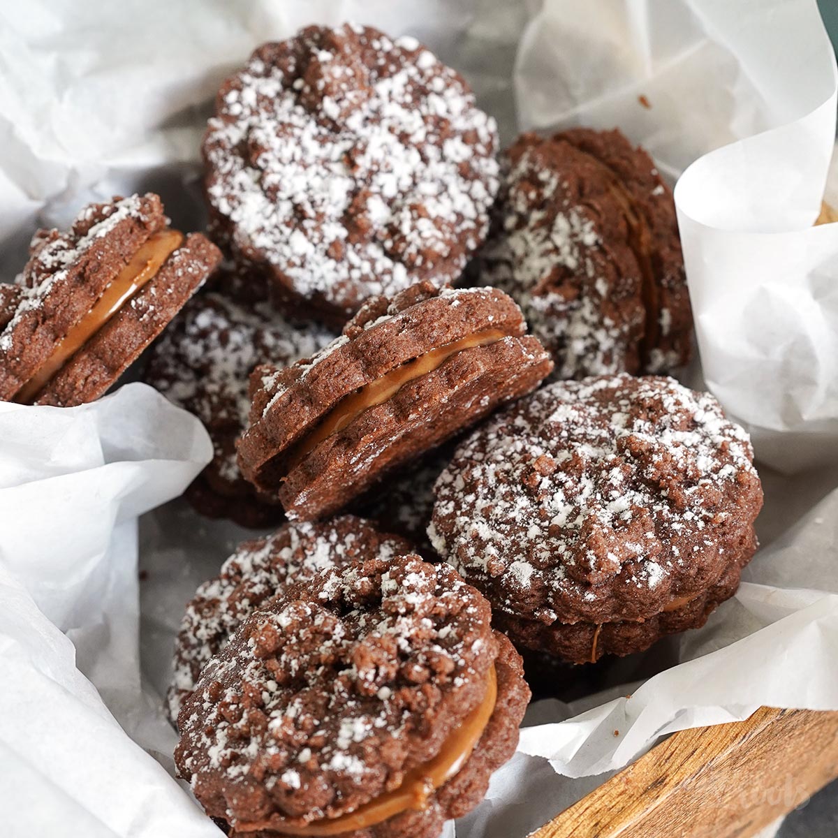 Schoko Streuselplätzchen mit Nougat & Biscoff | Bake to the roots ...