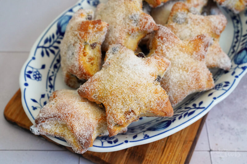 Simple Christmas Butter Cookies aka. German Ausstecherle | Bake to the ...