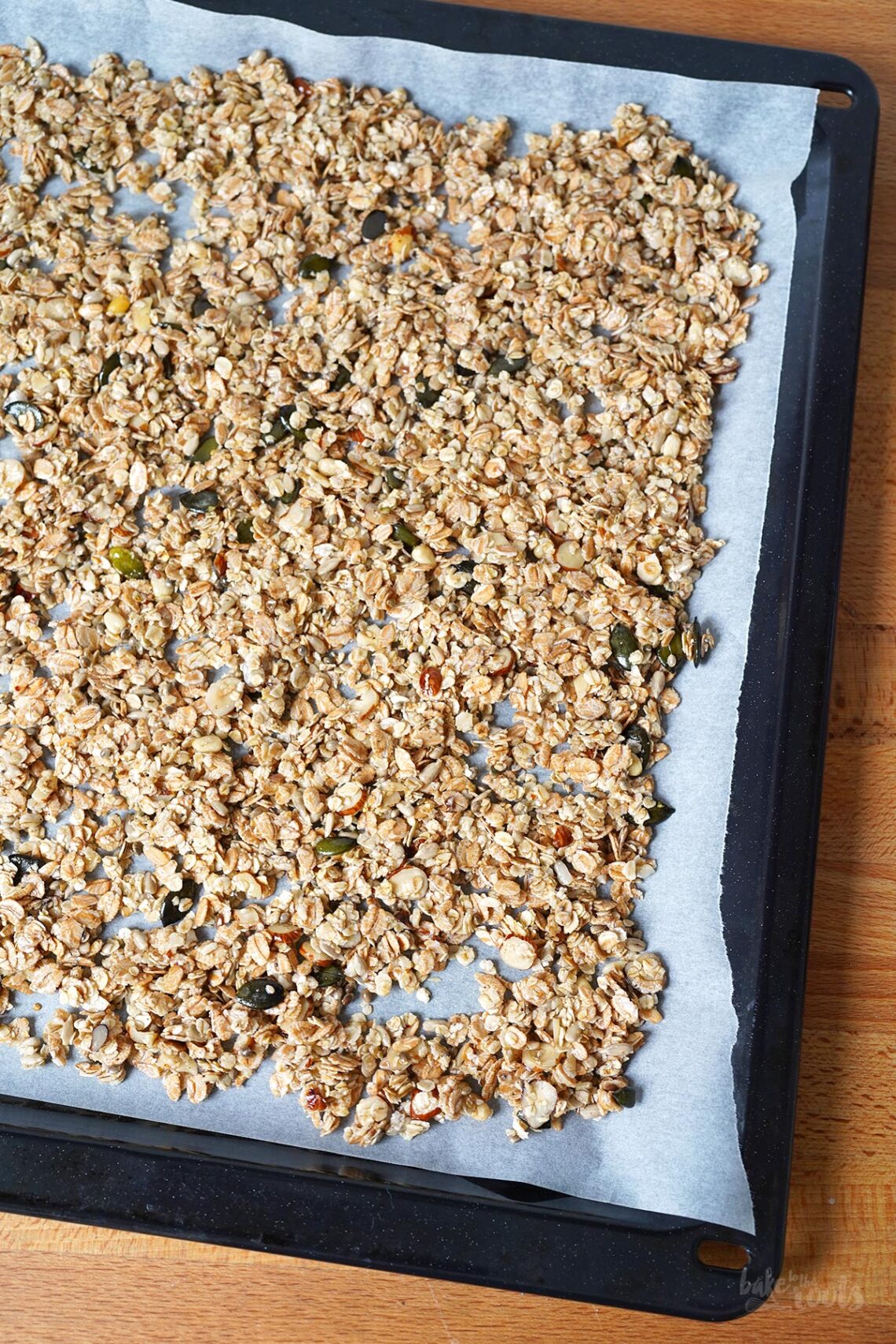 Homemade Maple Granola (aus dem Backofen) | Bake to the roots | Bake to ...